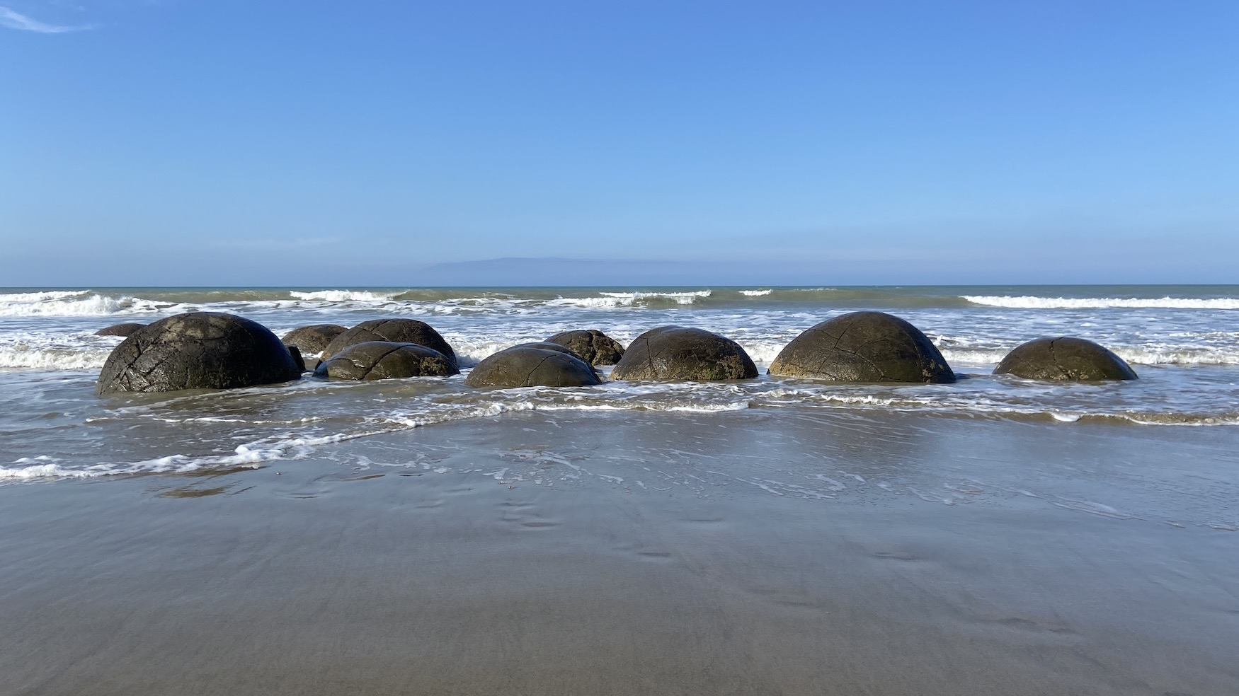 The Moeraki Boulders – Spheres in the Ocean - Wandering Walleye
