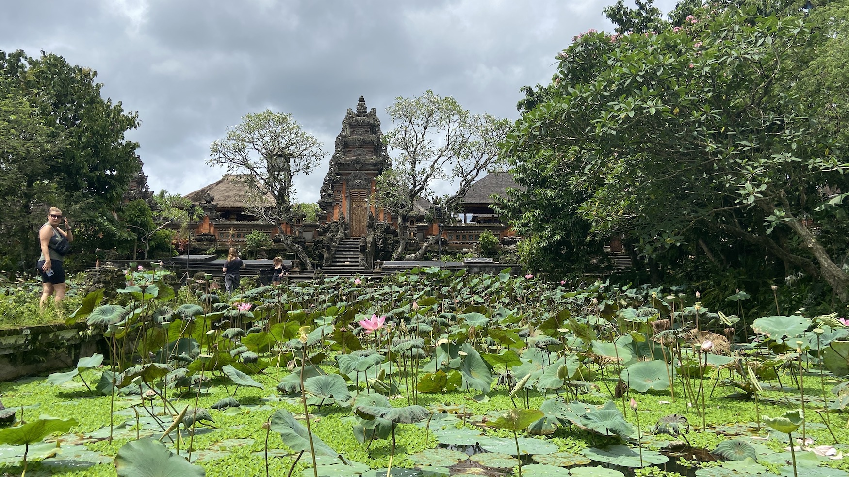 Canang Sari in Bali – Offerings to the Gods - Wandering Walleye