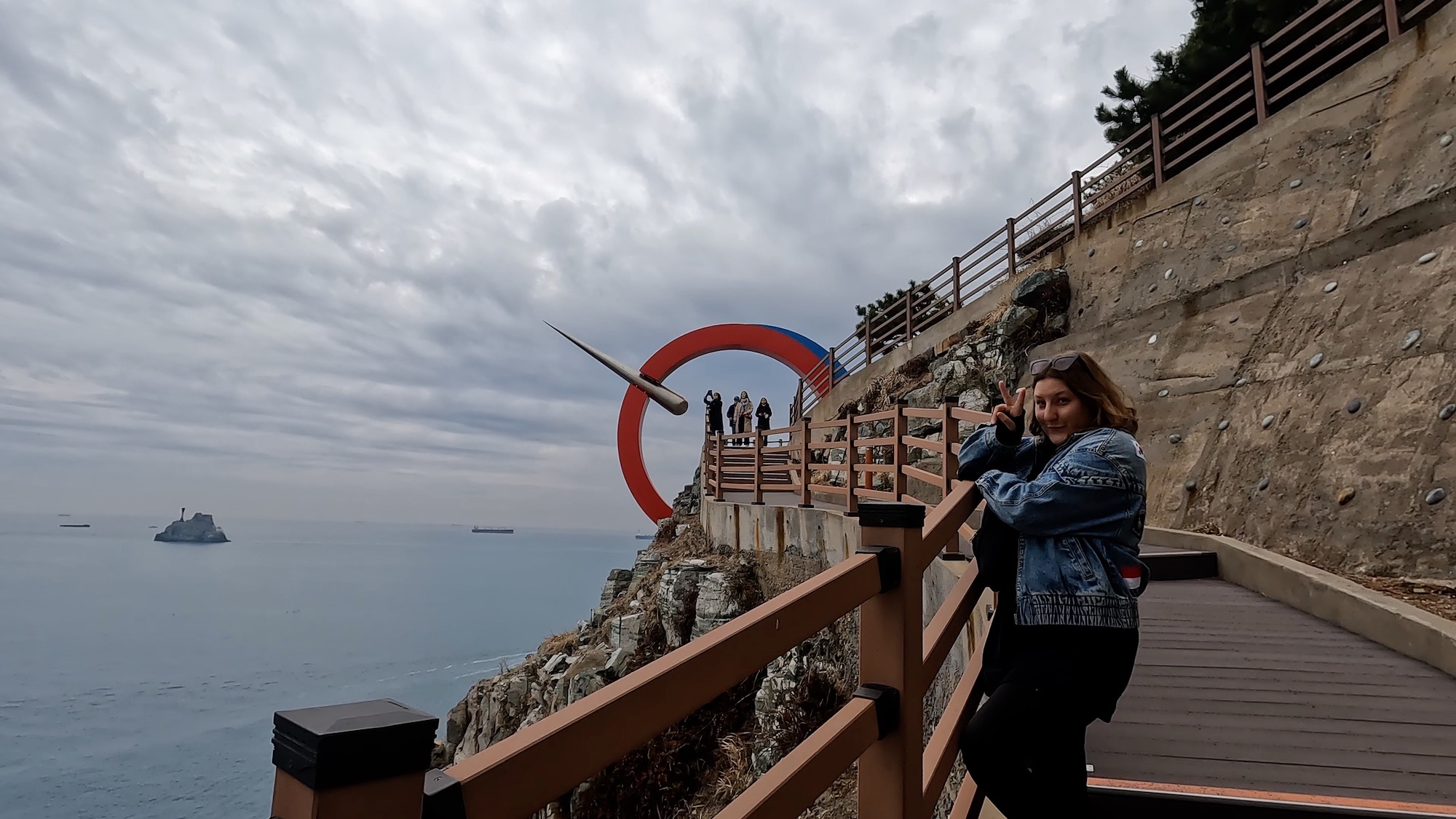 Eploring Taejongdae Park in Busan - Wandering Walleye
